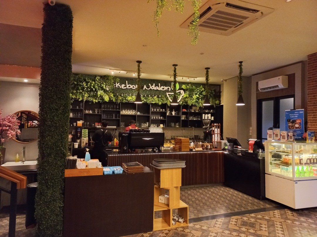 Menikmati Pesona Tugu Jogja di Cafe Kebon Ndalem - Kopi Setempat